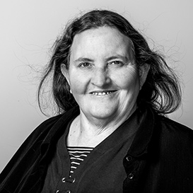 KnifeCenter Staff - Showing 1-17 - Knife Center