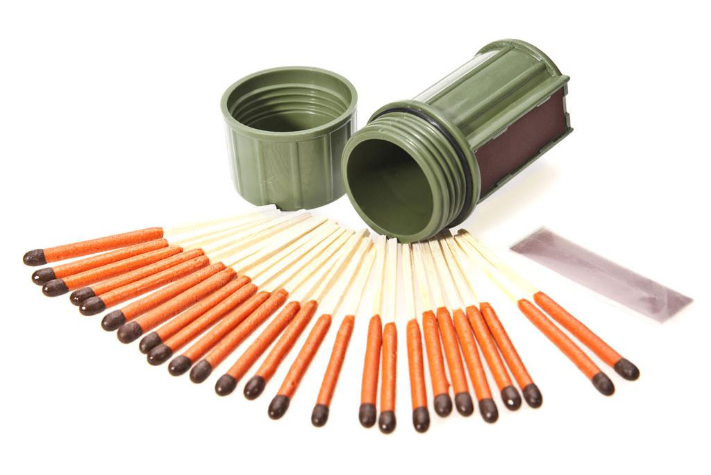 UCO Stormproof Match Container with 25 Matches, 3 Strikers, Dark Green ...